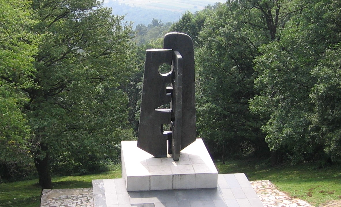 Spomenik sovjetskim ratnim veteranima na Avali | Hronologija izlaganja skulpture u Srbiji